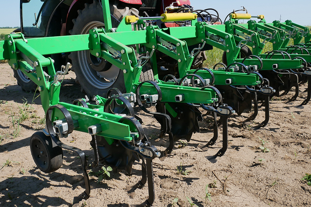 GELIOS 6 INTER-ROW CULTIVATOR